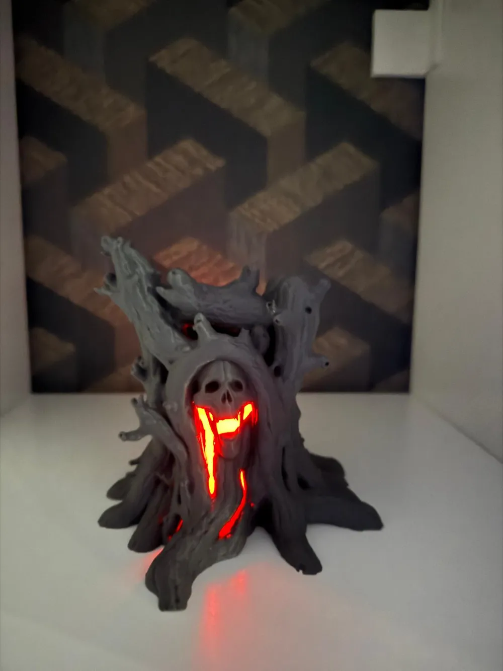 Spooky Tree Stump With Two Faces and LED by Hatschi MakerWorld ...
