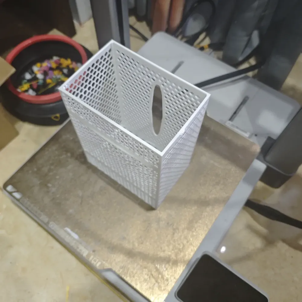 Openwork tissue box, material saving, can be placed vertically ...