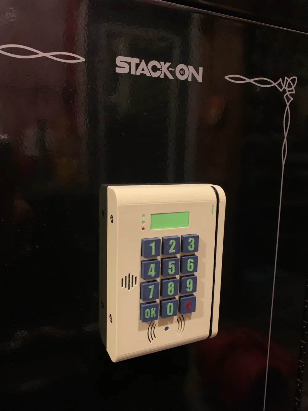 Fake Swipe Card Keypad by Zzz3DSelkirk - MakerWorld