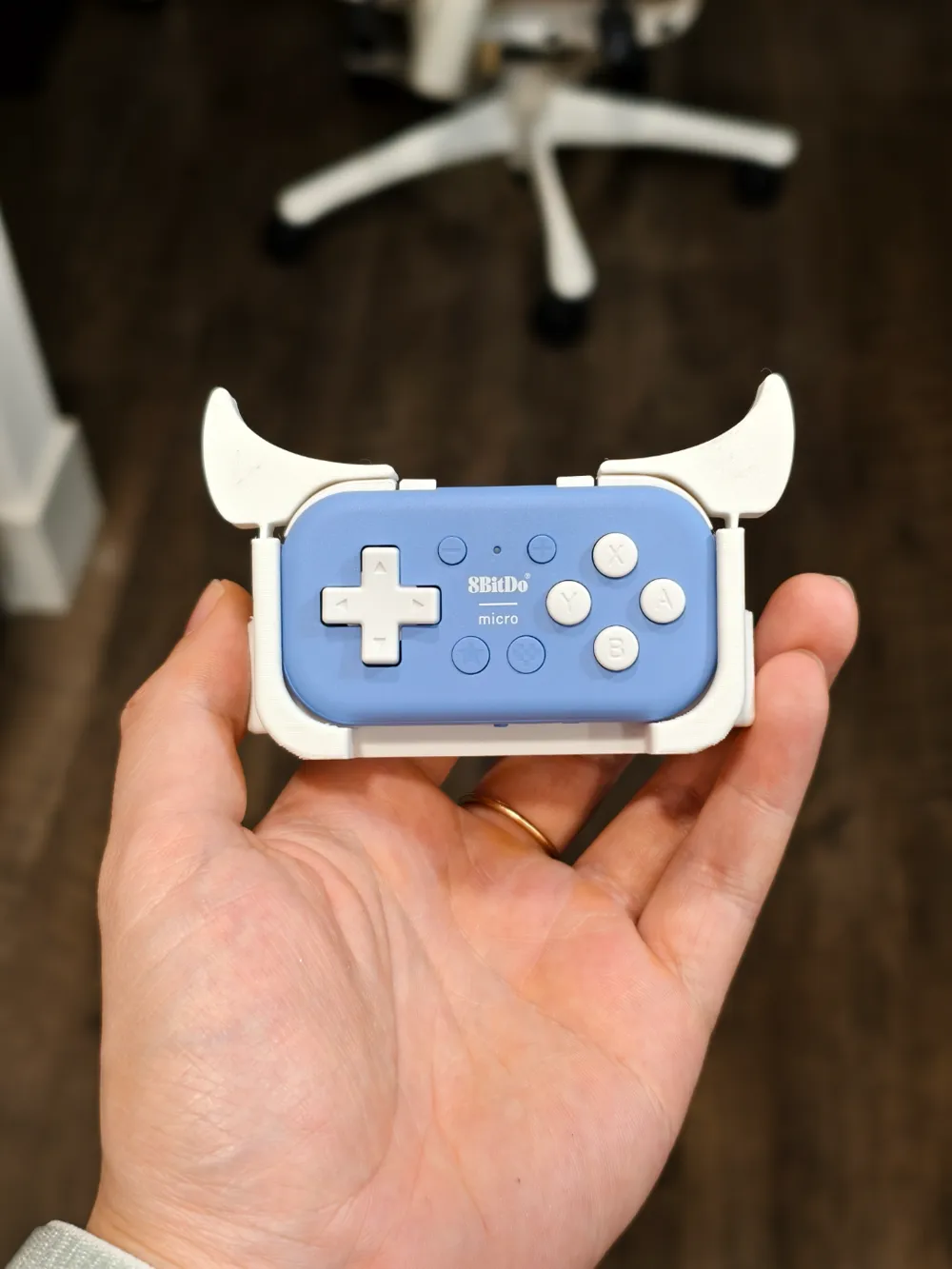 8bitdo micro Phone Controller Mount/Holder by Alca MakerWorld: Download ...