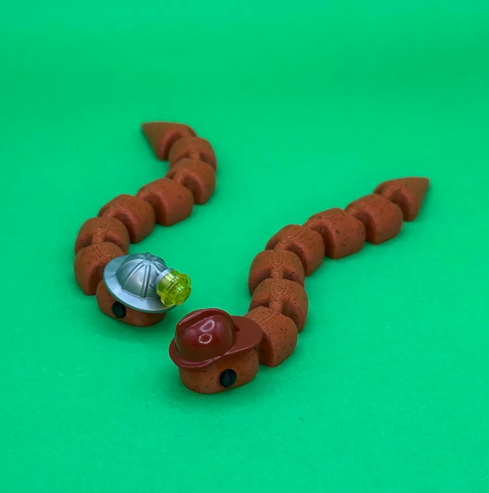 Articulated Hat Snake - LEGOS-Compatible by Waffles - MakerWorld