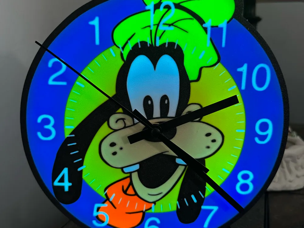 Goofy Lightbox Clock by extremes31 - MakerWorld