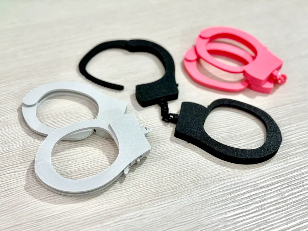 Handcuffs toy by Mc2.project3D MakerWorld: Download Free 3D Models