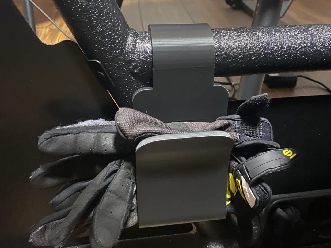 Fanatec Cockpit V2 - Portaguanti - Sim Racing - Modello di stampa 3D ...