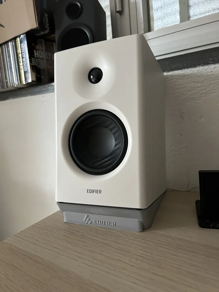 Edifier MR4 支架 - 1280DB 来自 SimRacers Home MakerWorld：免费下载 3D 模型