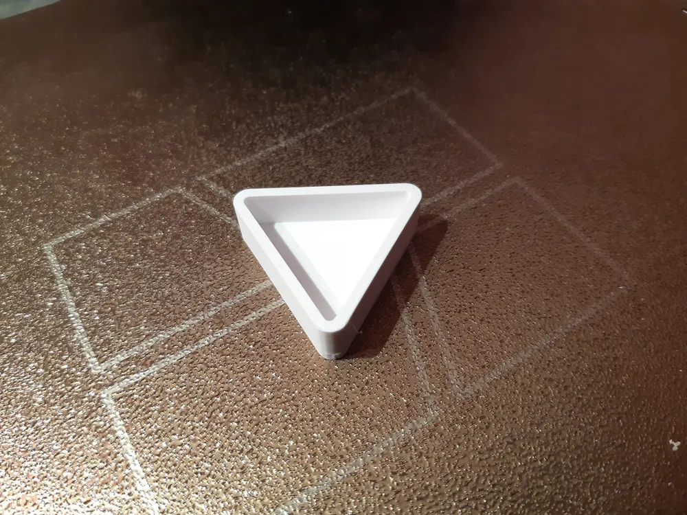 ROUNDED TRIANGLE TUBE WITH FLOOR - Free 3D Print Model - MakerWorld