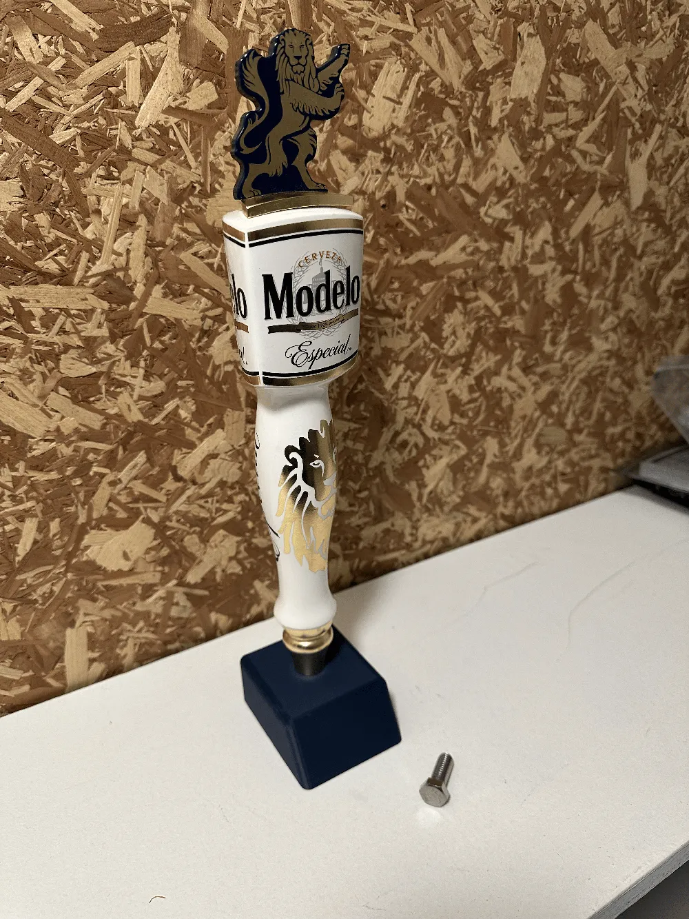 Tap Handle Display Base with Center Bolt - Free 3D Print Model - MakerWorld