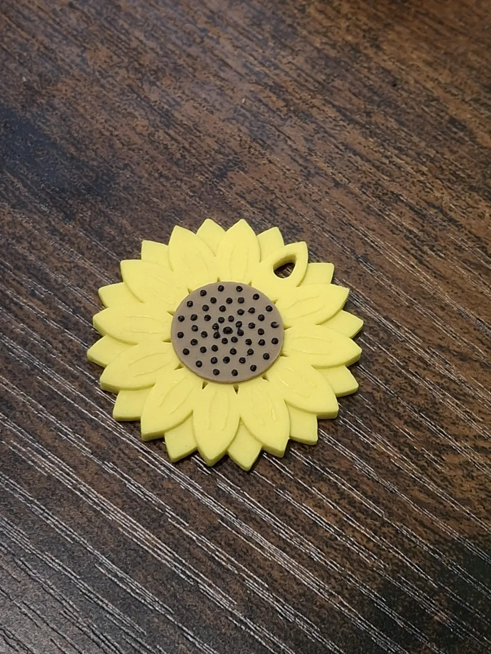 Sunflower Keychain - Free 3D Print Model - MakerWorld