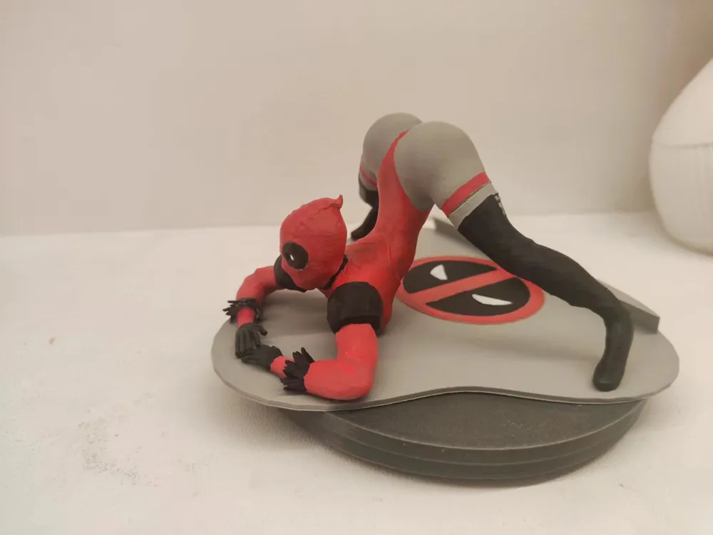 A Different Kind of Sexy Deadpool (Phone Stand) by 彩虹 inMakerWorld ...