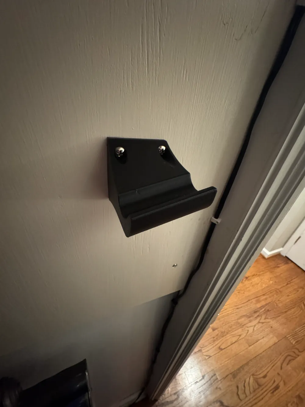 Dyson V8 Hanger Mount by SlipperySalmon MakerWorld: Download Free 3D Models