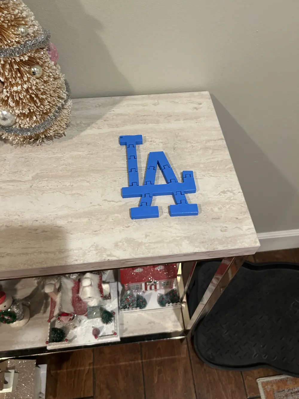 Flexi Dodger logo keychain - Free 3D Print Model - MakerWorld