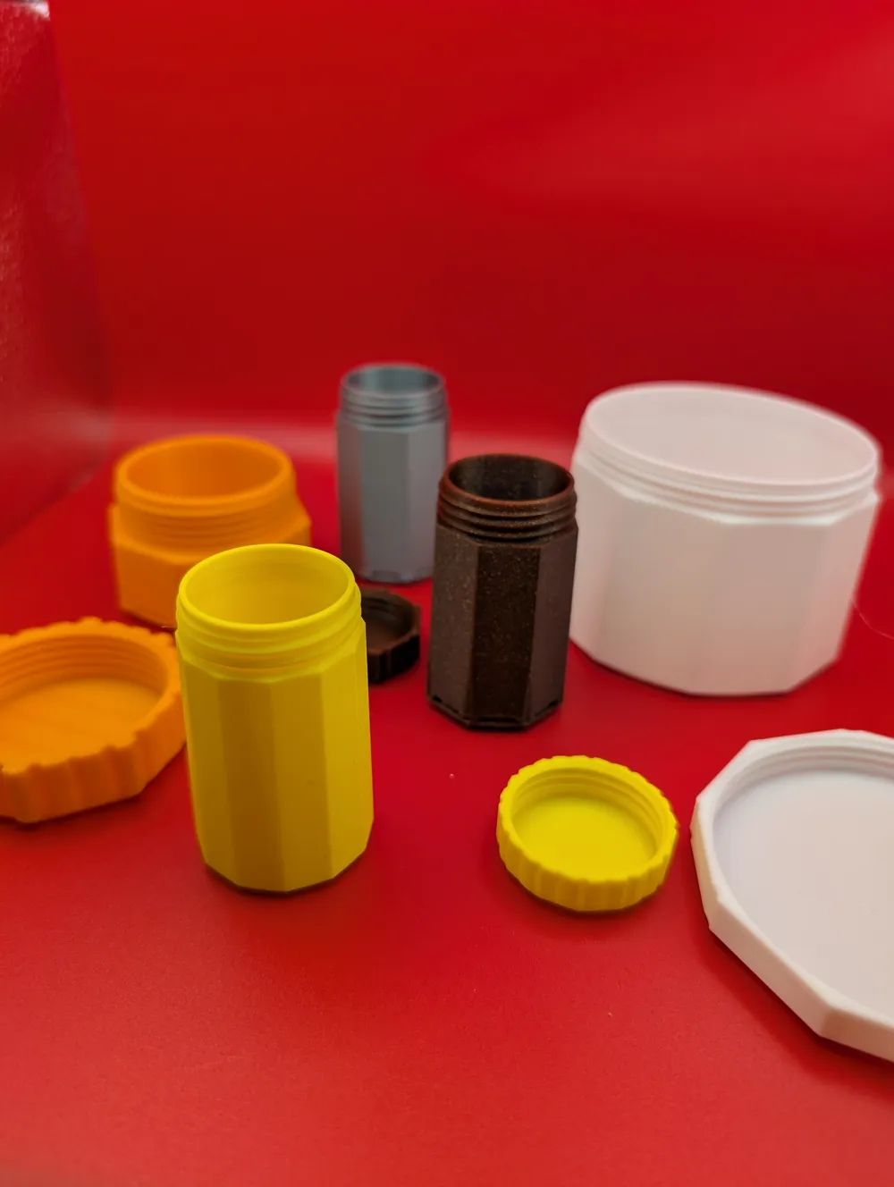OctaTwist Travel Jar – Parametric Screw Container - Free 3D Print Model ...