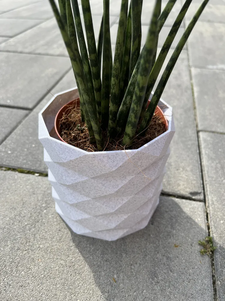 Low poly flower pot by spaiky MakerWorld: Download Free 3D Models