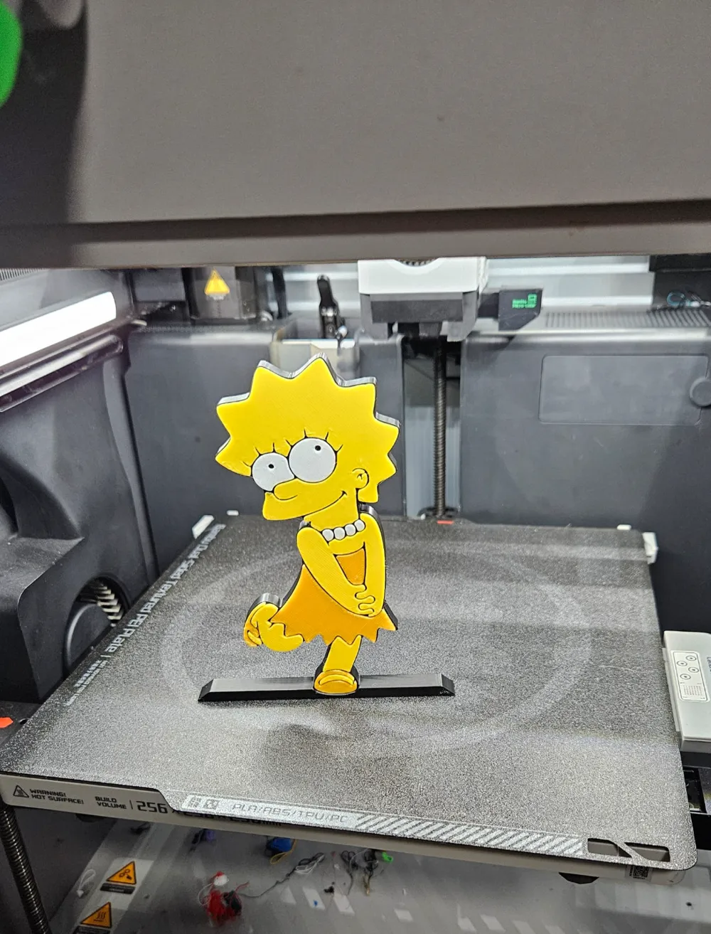 Lisa Simpson Table Stand by 5kyrunn3rMakerWorld: Download Free 3D Models