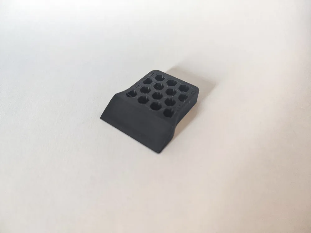 Portable Mini Bed Scraper with Hex Grip Handle by Mateusz Tokarz ...