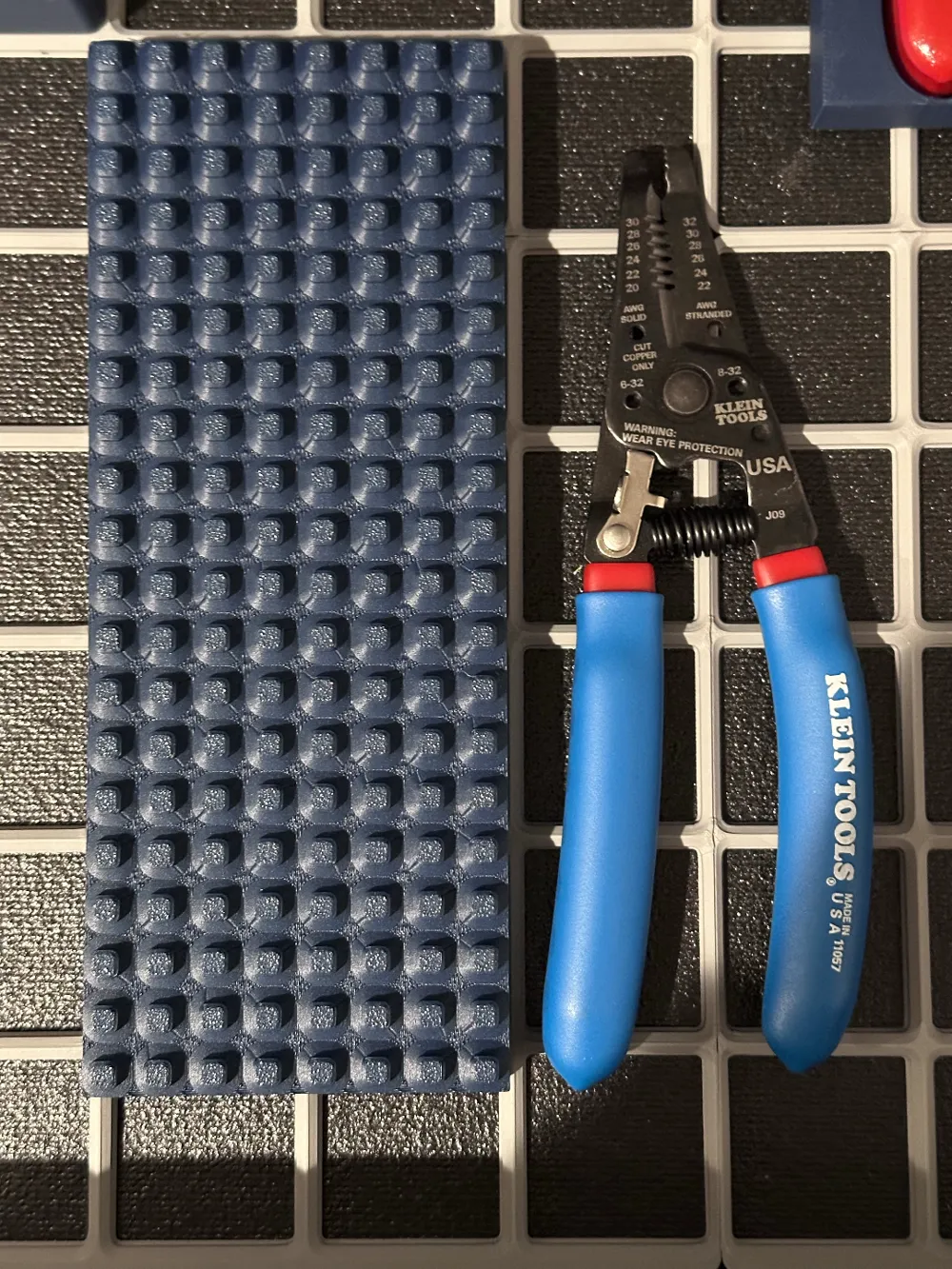 Klein Tools 11057 Wire Stripper Gridfinity Tray by FatCat - MakerWorld