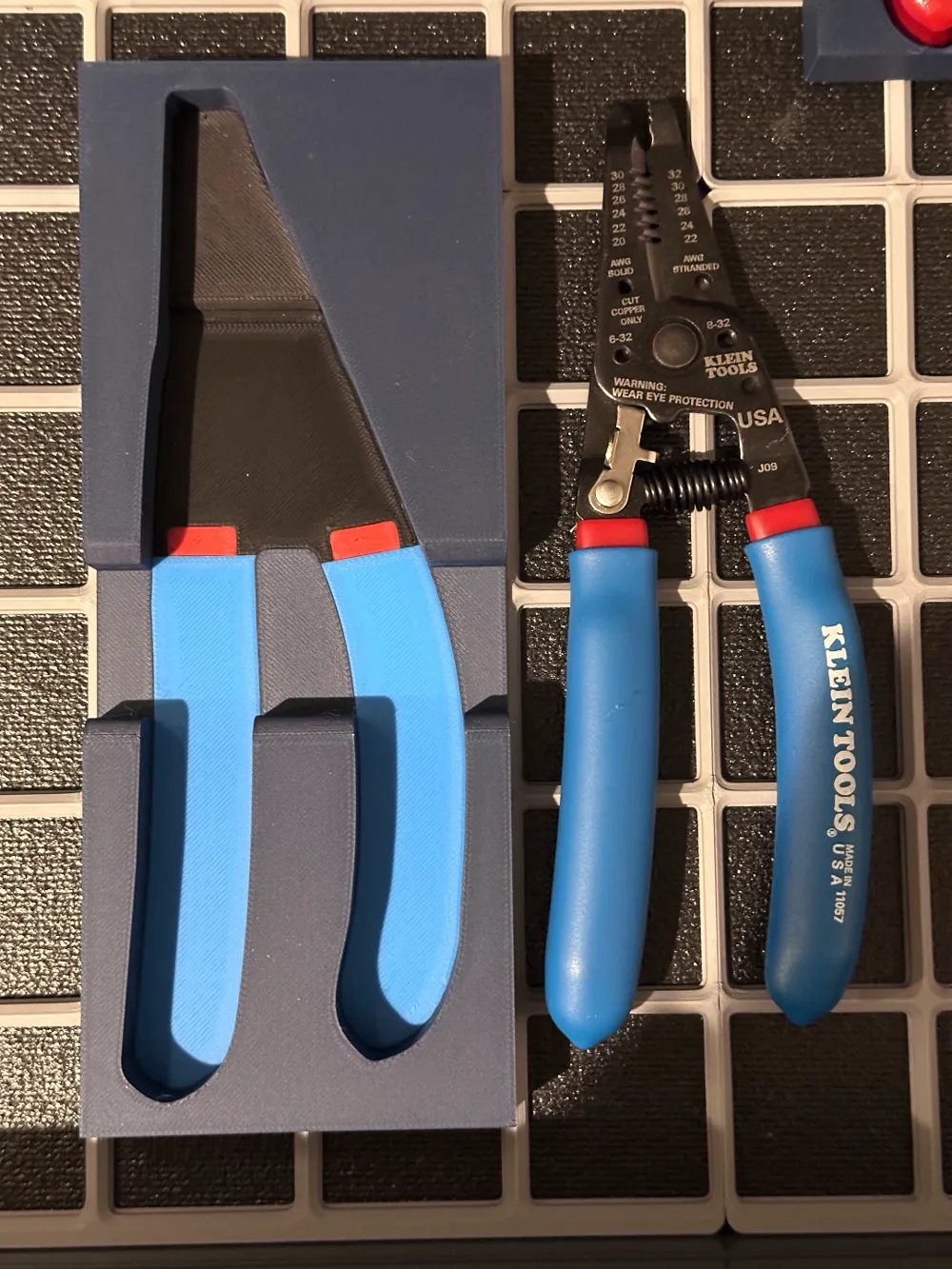 Klein Tools 11057 Wire Stripper Gridfinity Tray by FatCat - MakerWorld