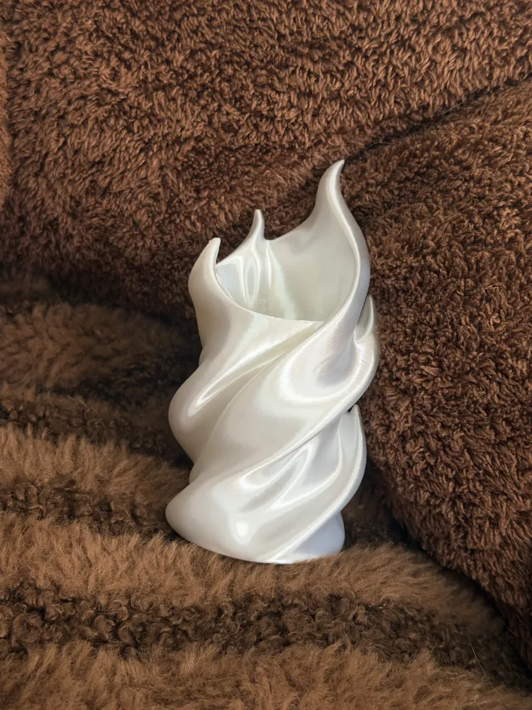 Fiery Silk Pen Holder - Free 3D Print Model - MakerWorld
