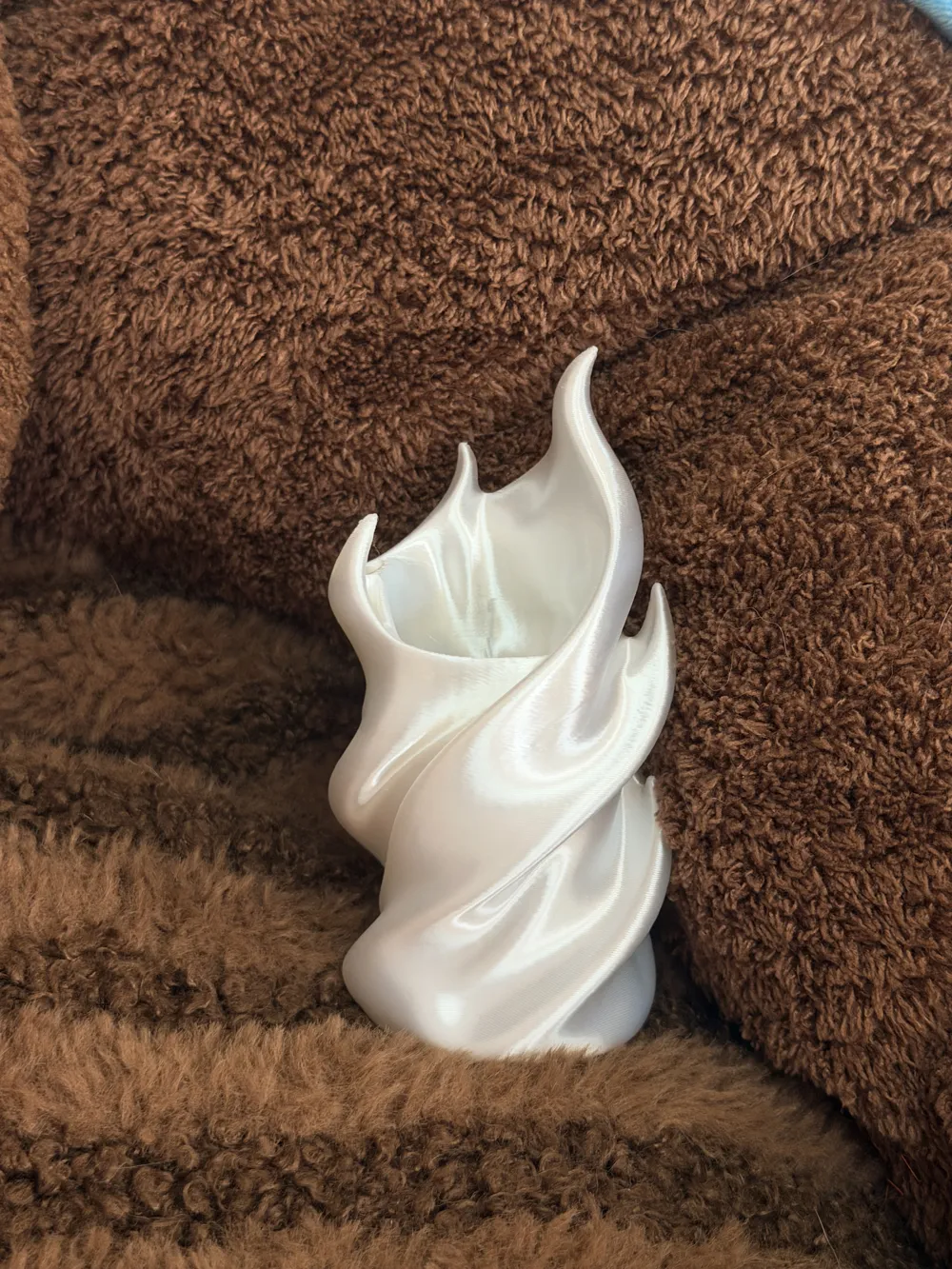 Fiery Silk Pen Holder - Free 3D Print Model - MakerWorld