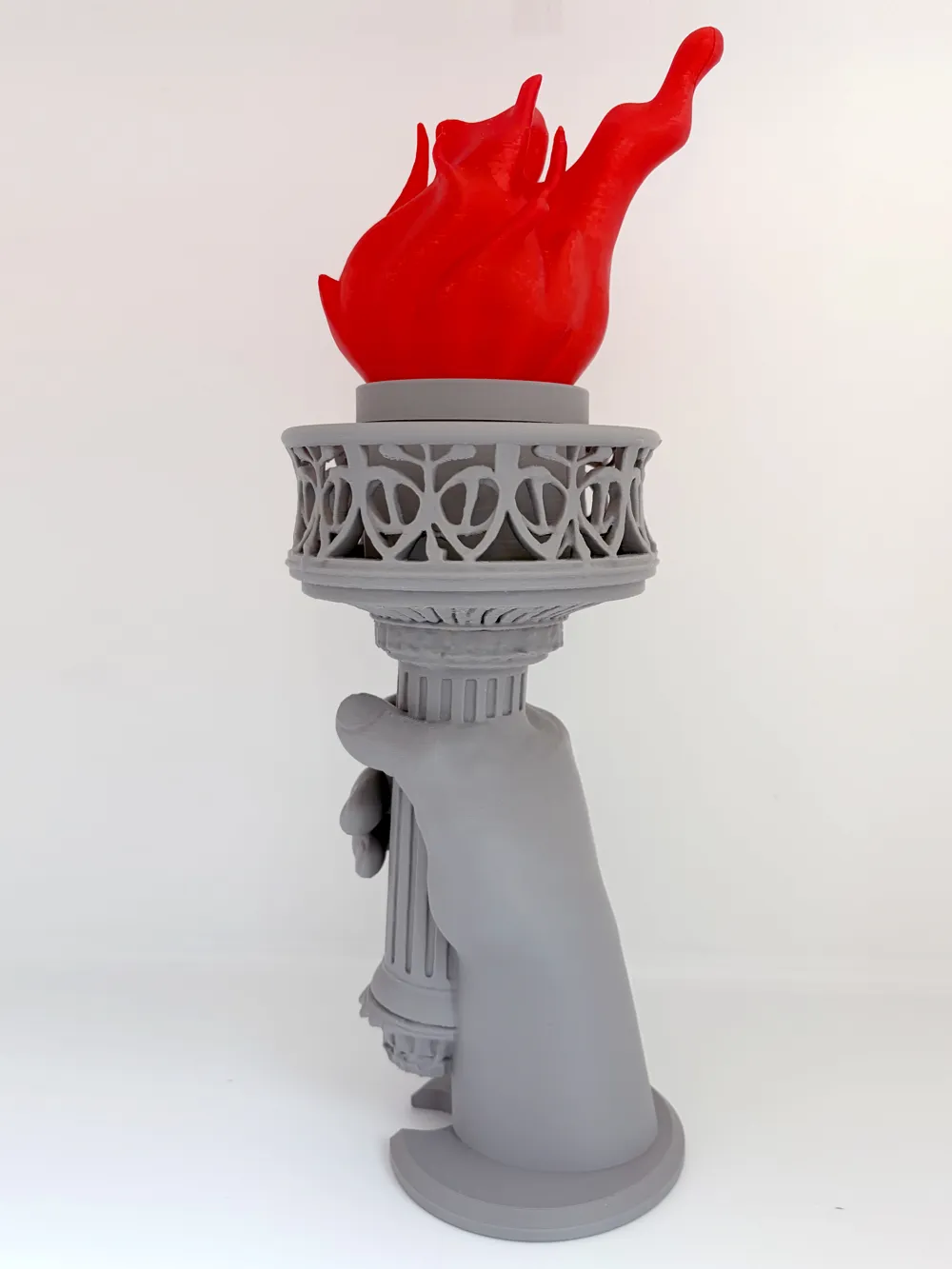 Liberty Torch LED Lamp - Free 3D Print Model - MakerWorld