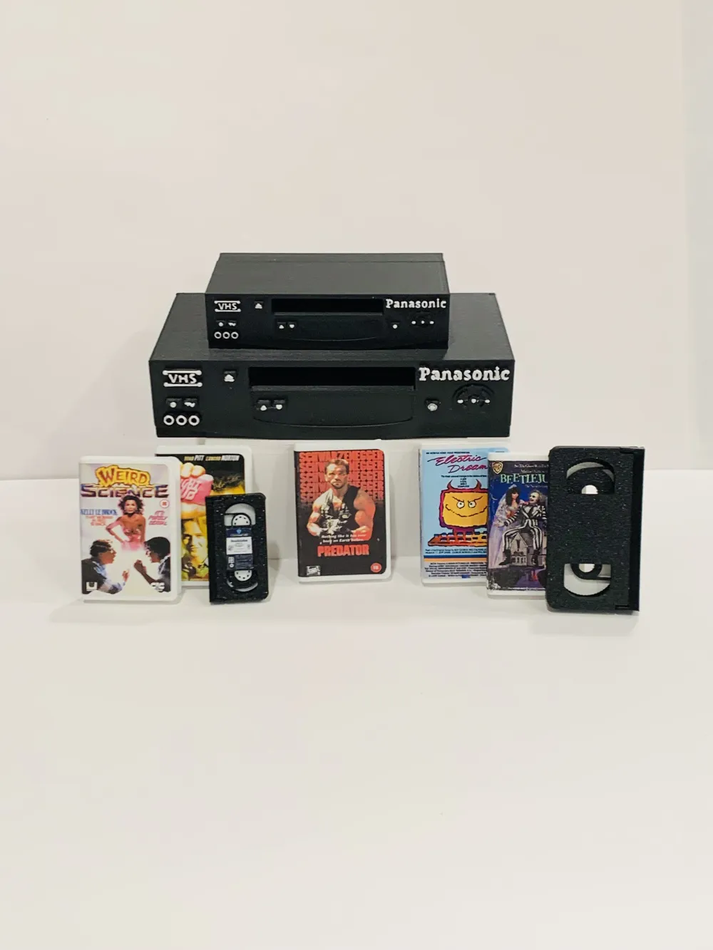 Miniature 1/4 Scale Retro VCR by Rolls MakerWorld: Download Free 3D Models