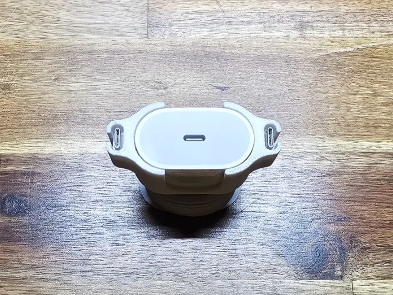 Ipad power brick for travel by JAlmarza98 - MakerWorld