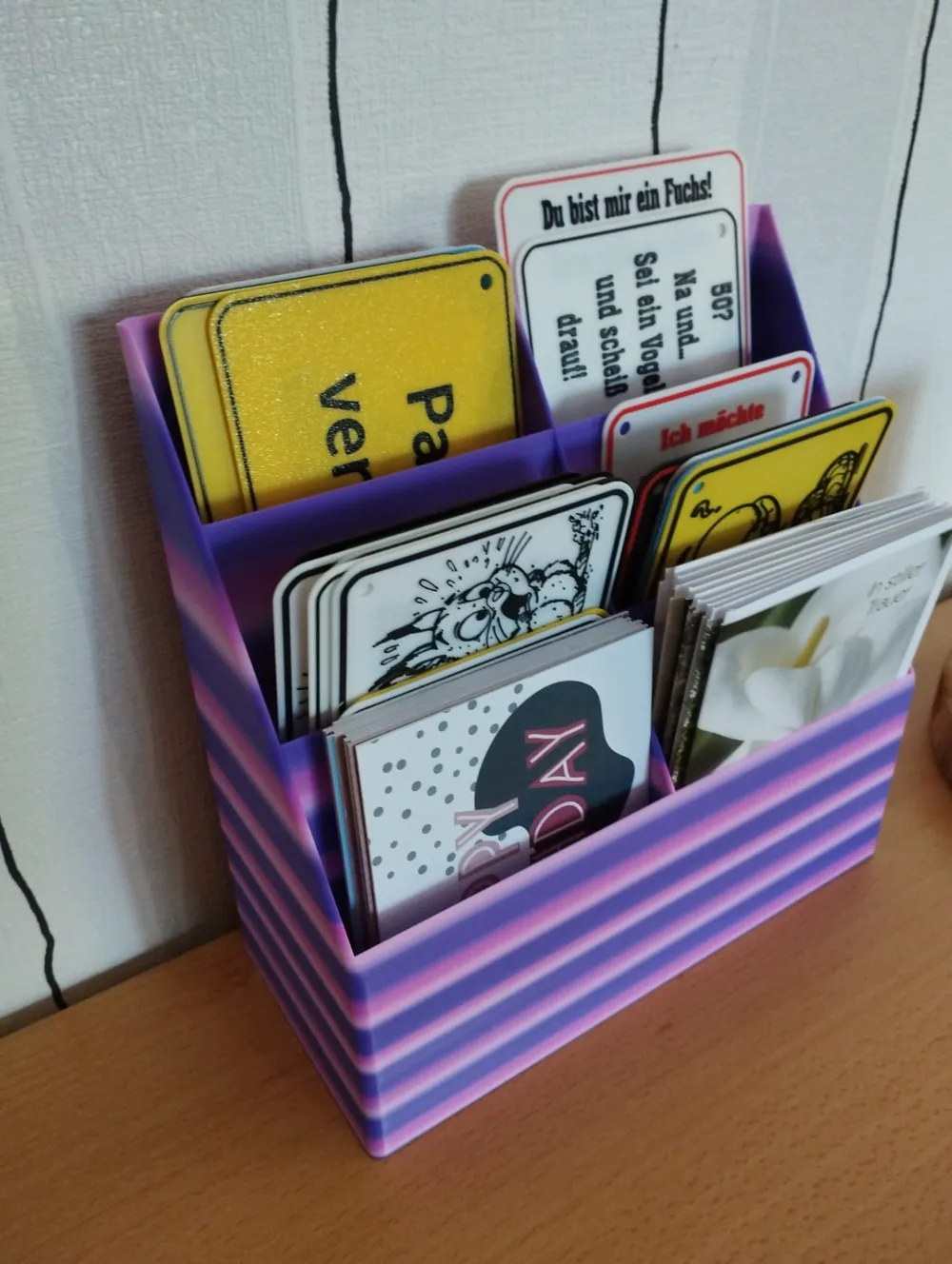 Brochure holder Sign holder Card holder by apropo - MakerWorld