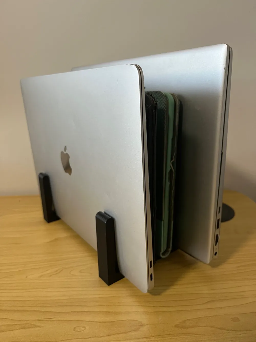 Laptop/ipad vertical stand 4 space by Job Done Solutions JDS MakerWorld ...