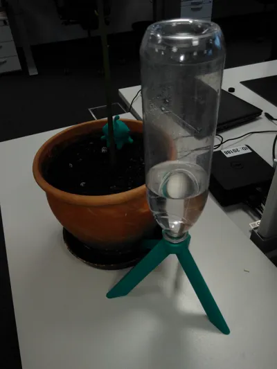 Honeycomb Interlocking Water Bottle Rack by Geoff.trickett - MakerWorld