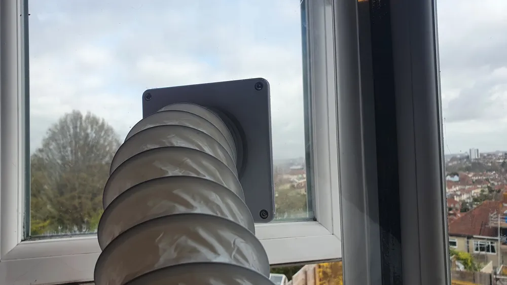 Extractor hose window pass through by ByteSlinger - MakerWorld