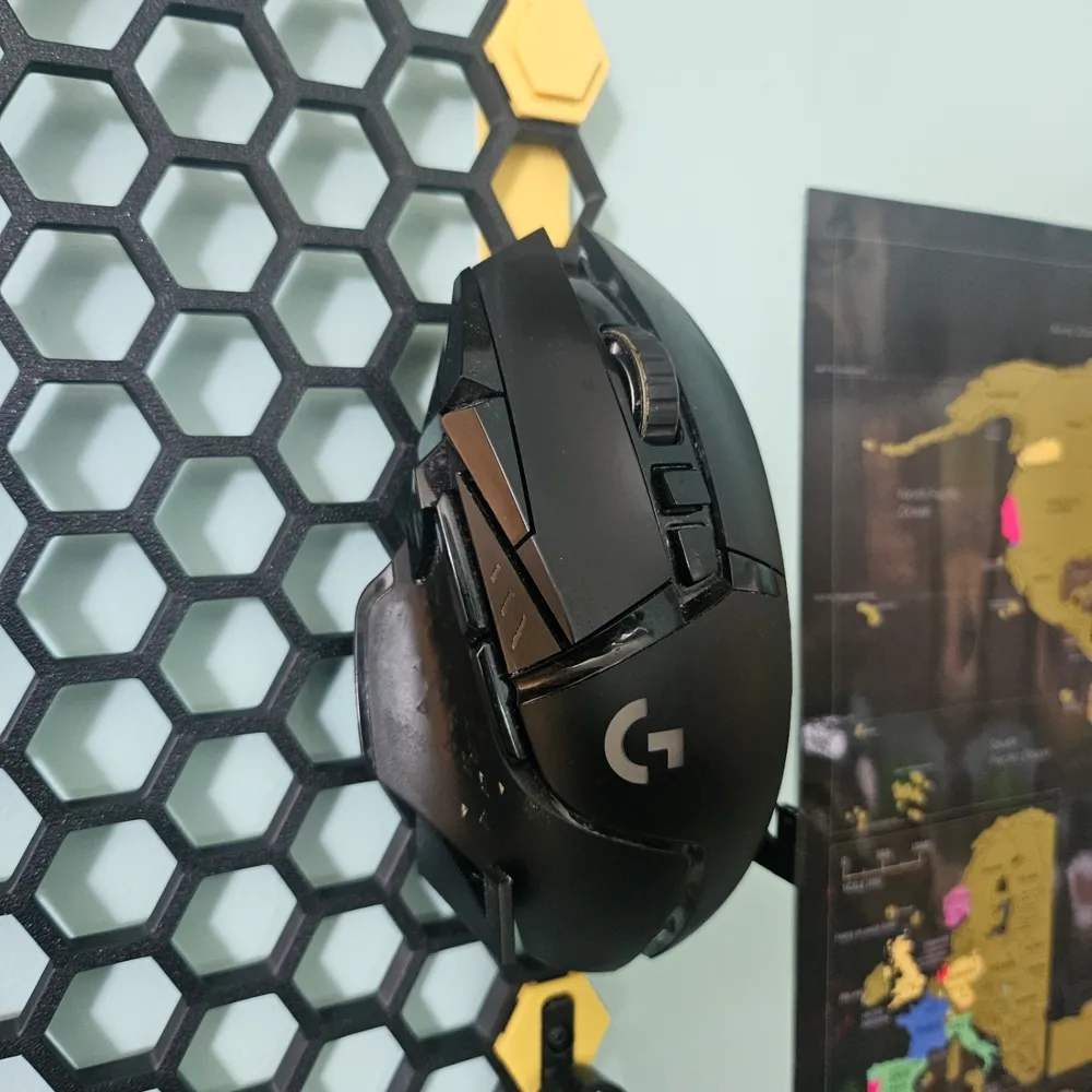 HSW Minimalist Gaming Mouse Display Remixed by Sol_3 - MakerWorld