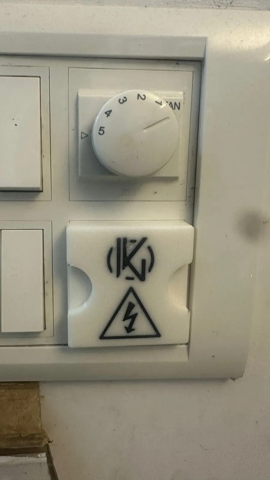 Cubierta de seguridad para enchufe tipo D - Modelo de impresión 3D ...