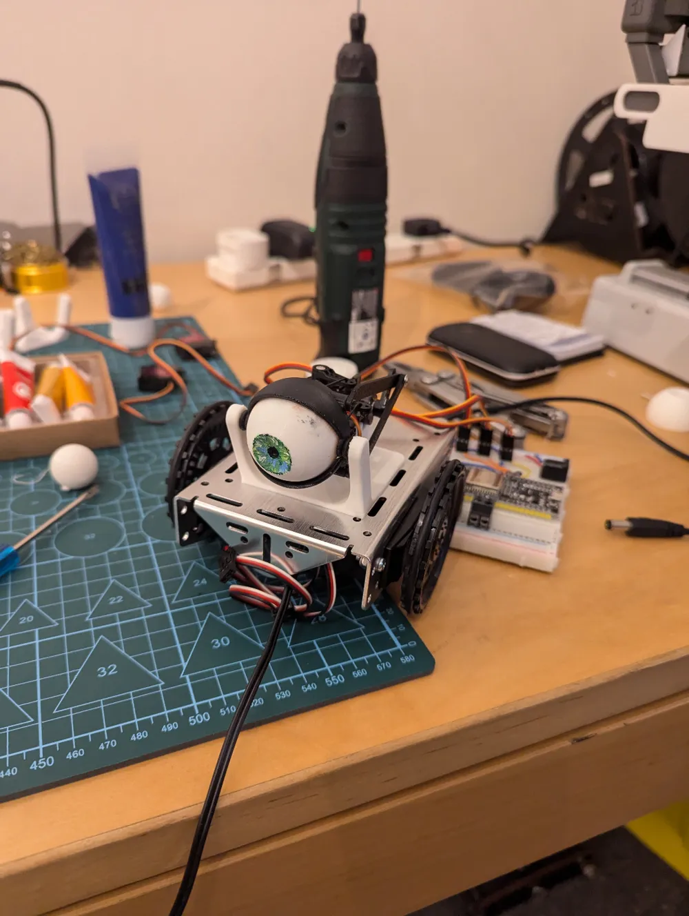 Animatronic Eye - V4 by Morgan Manly MakerWorld: Download Free 3D Models