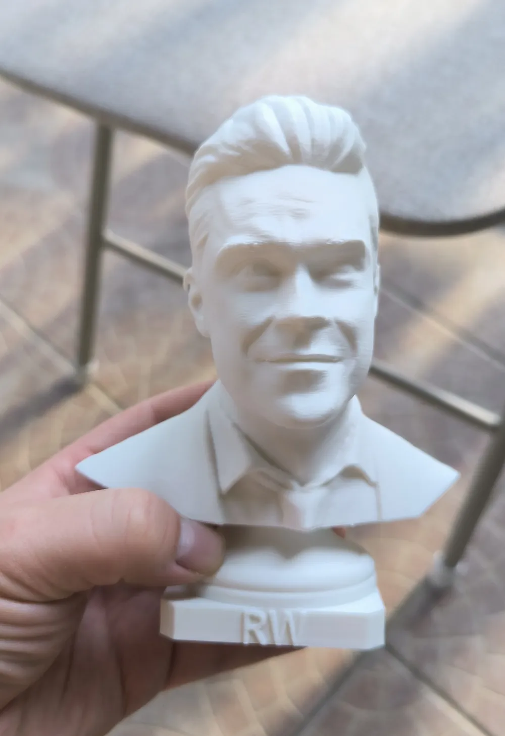Robbie Williams statue by Gaboros MakerWorld: Download Free 3D Models