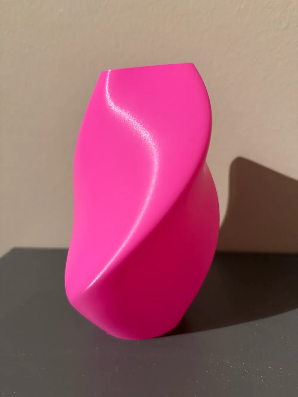 Jarrón de remolino moderno - Modelo de impresión 3D gratuito - MakerWorld