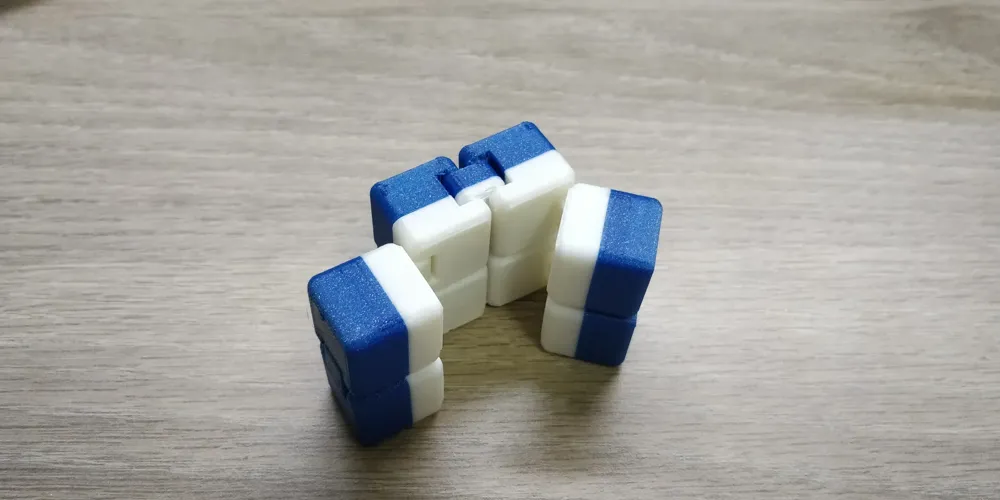 Fidget cube - Free 3D Print Model - MakerWorld