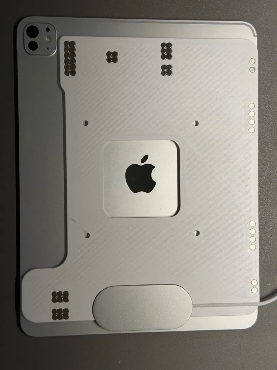 iPad Pro M4 (13-inch) VESA Magnetic Panel with Pogo Pin Magnetic ...