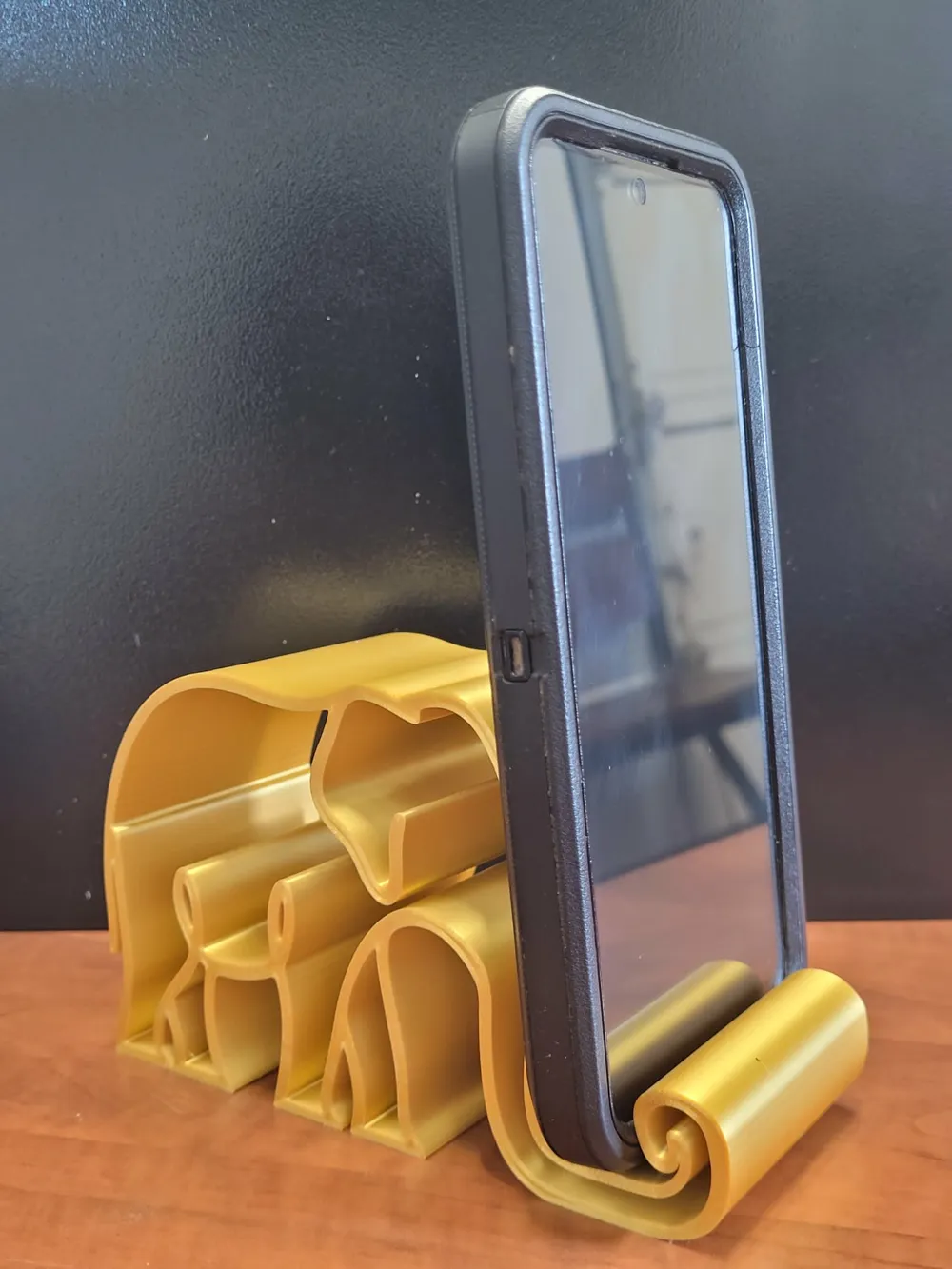 Elephant Silhouette Phone Stand - Free 3D Print Model - MakerWorld