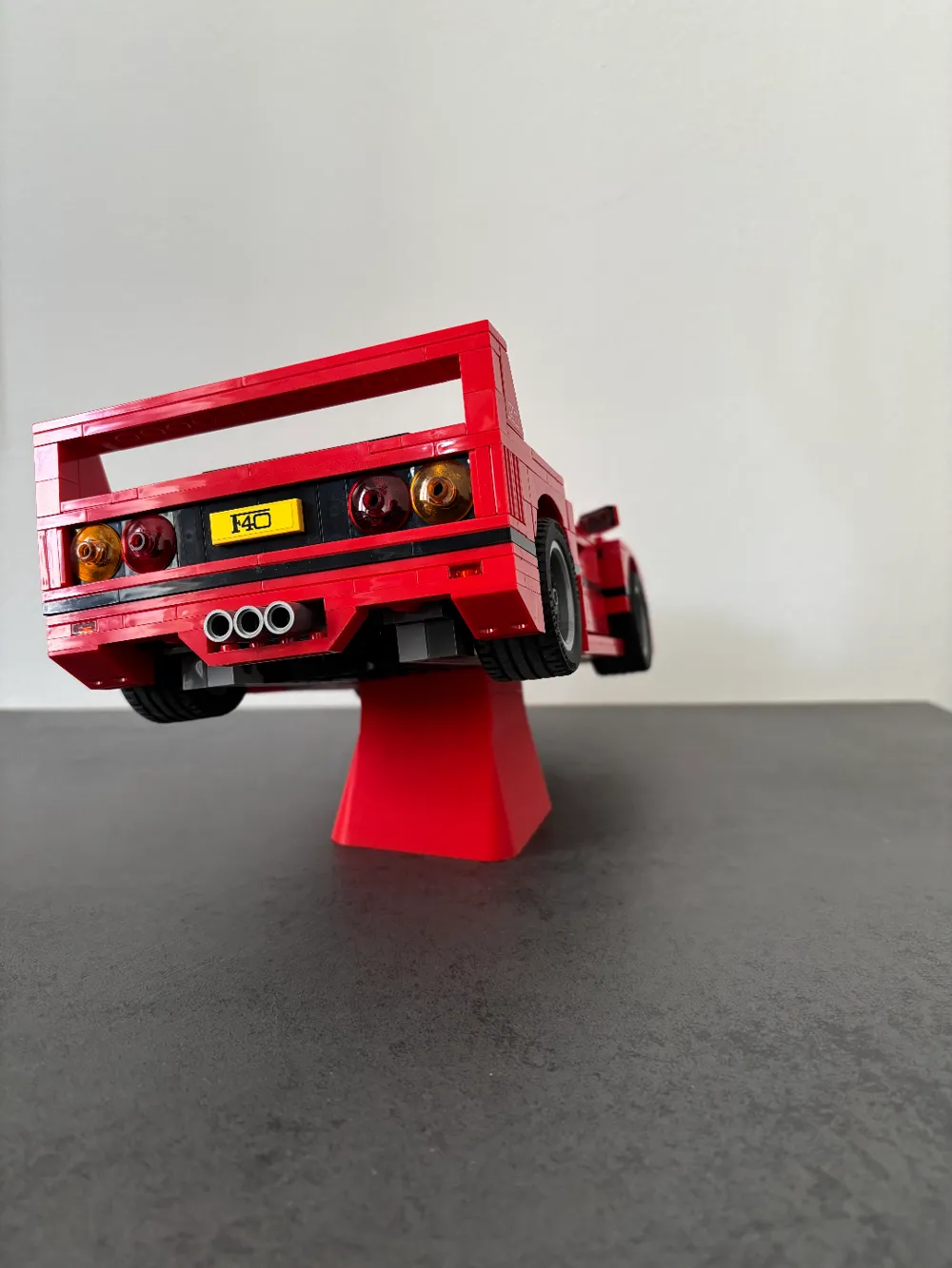 Ferrari F40 10248 Building Block Car Stand by YM - MakerWorld