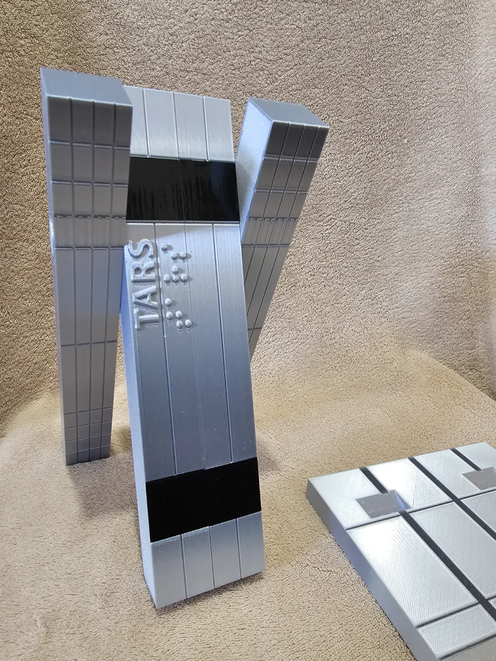TARS de Interstellar Remezclado por Taylor Made Designs MakerWorld ...