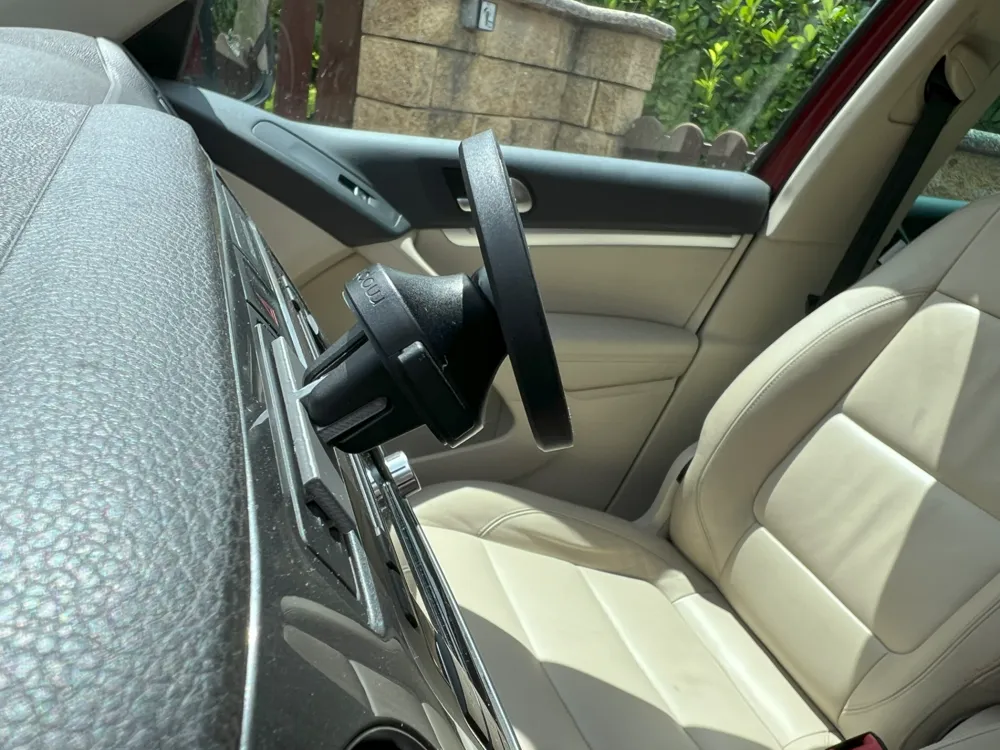 VW Tiguan (2011) card slot phone holder adaptor. by sYstemko MakerWorld ...