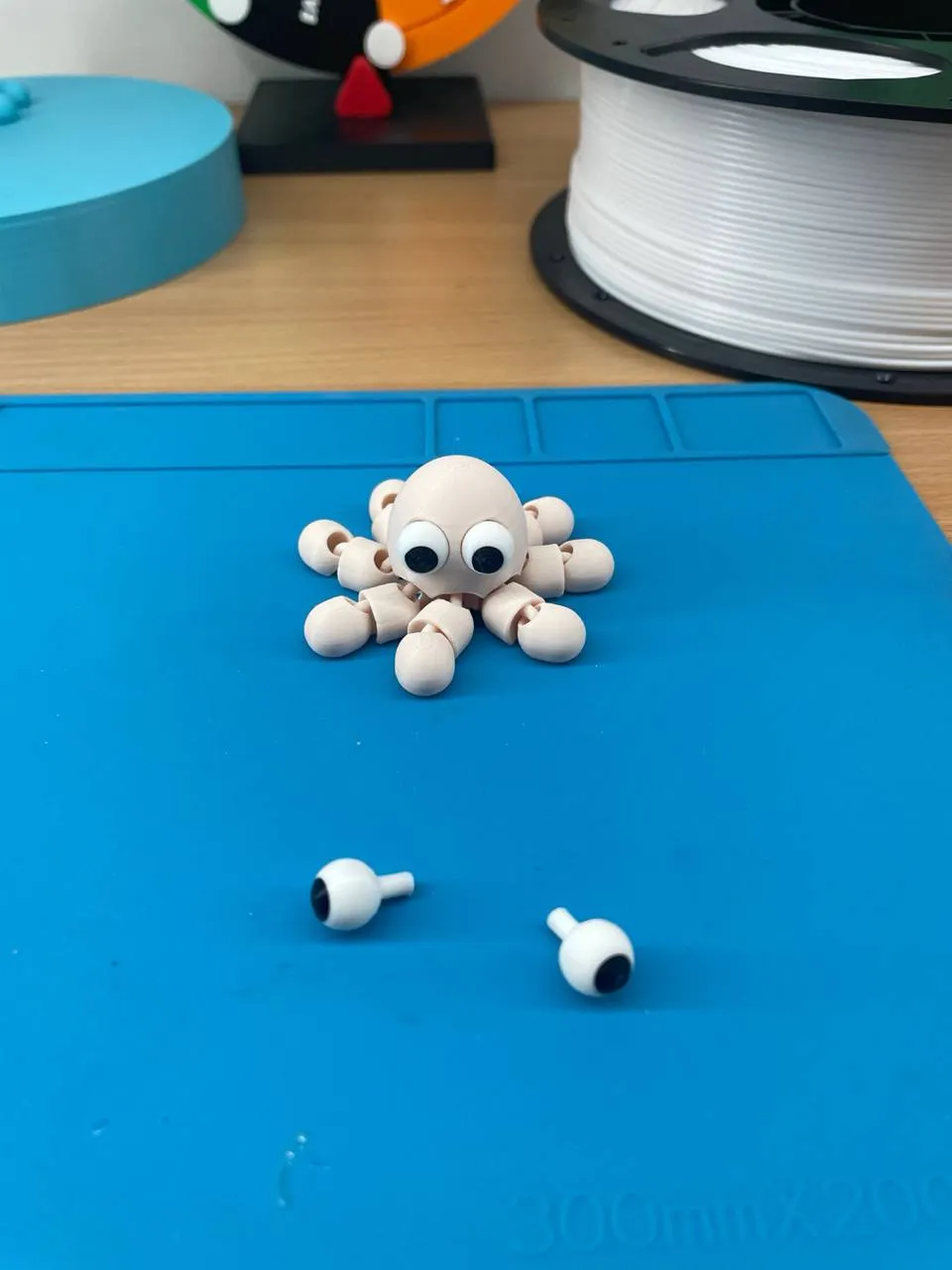 Mini adorable articulated octopus, fits in the hand - Free 3D Print ...