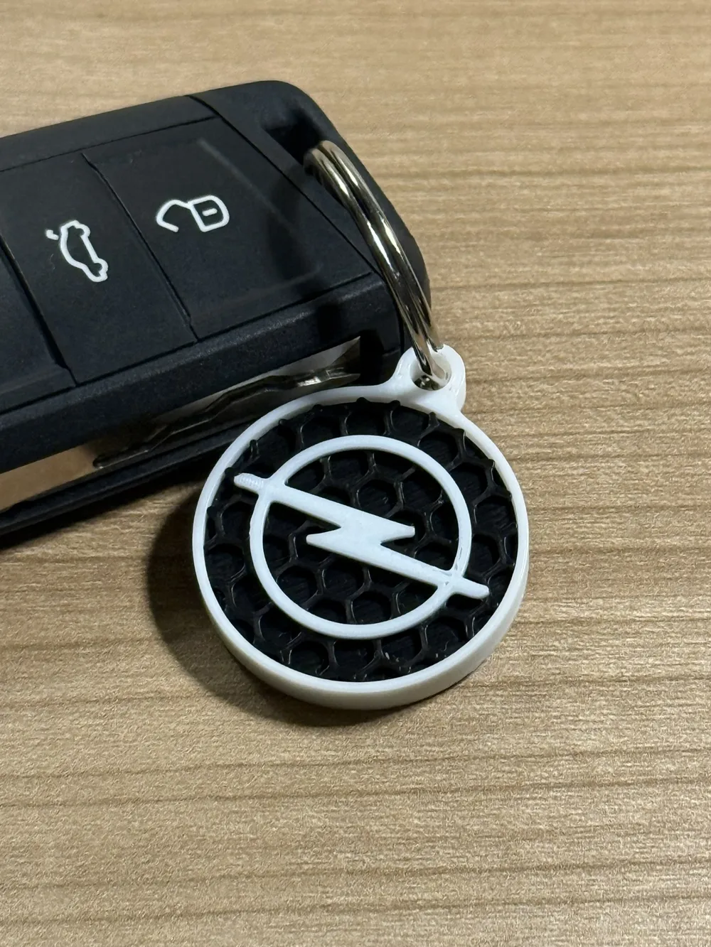 Opel Round Keychain - Free 3D Print Model - MakerWorld