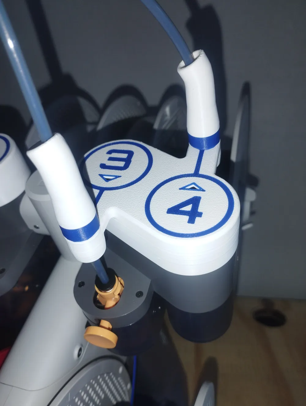 Angled PTFE Tube Supports for Right-Side AMS by G-ODA MakerWorld ...