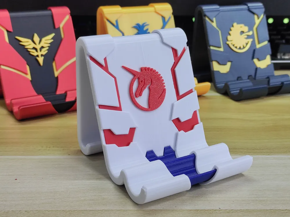 [No AMS needed] Unicorn Gundam Phone Stand, displaying the Biste Cartel ...