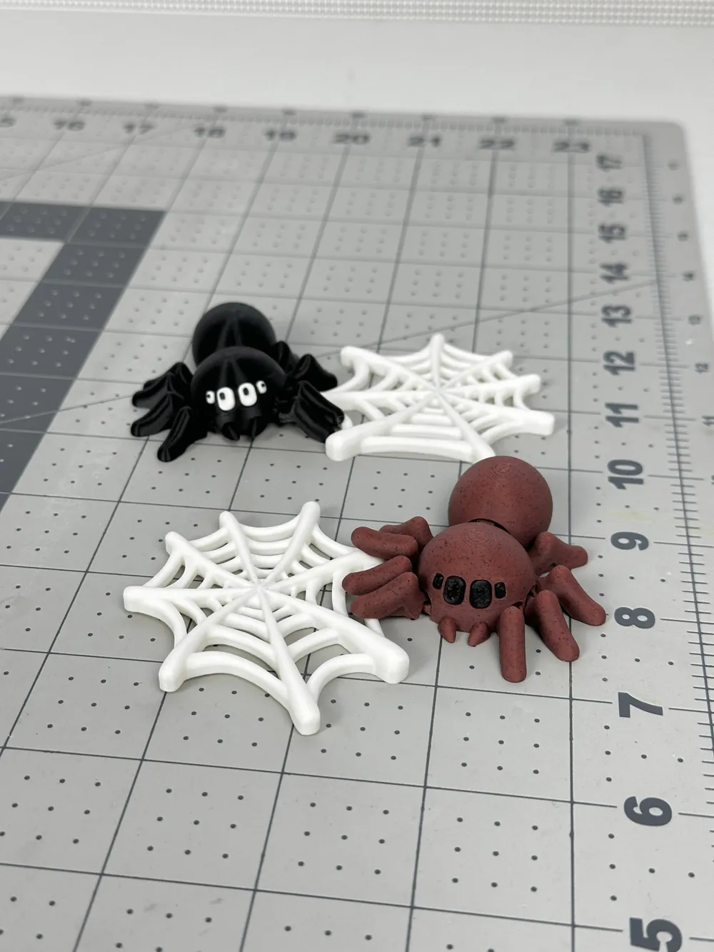 Articulated Spider Fridge Magnet by create3d.co MakerWorld: Download ...