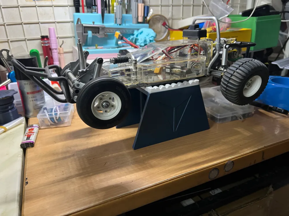 RC Car Display Stand(1/10 1/8 等遥控车展示支架) by Mu-Done - MakerWorld