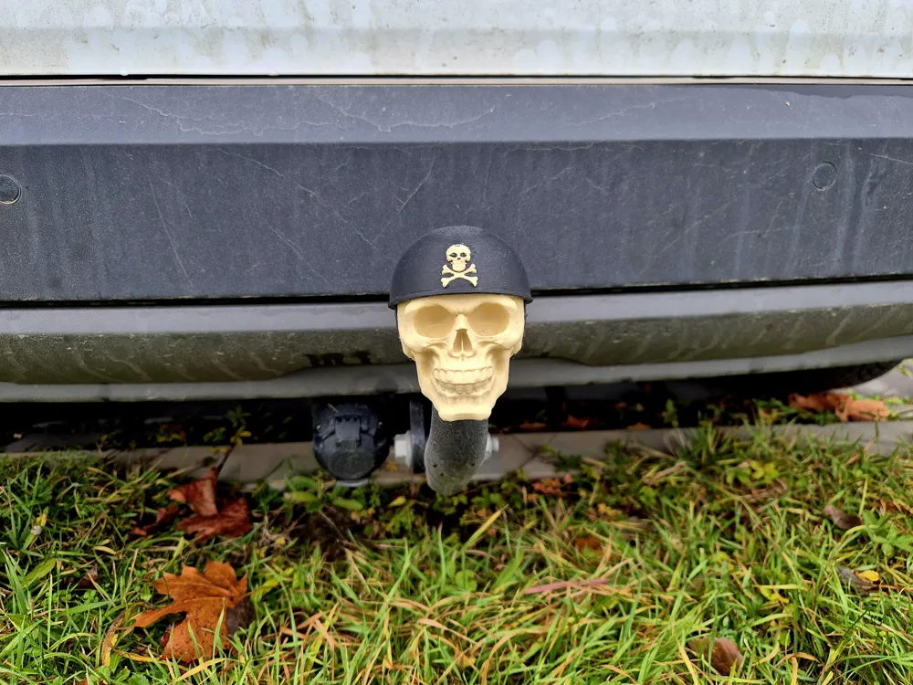 Skull with Helmet Hitch Ball cover - Free 3D Print Model - MakerWorld