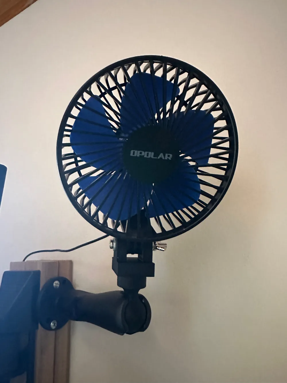 Ram mount for mini desktop fan by abecher22 - MakerWorld