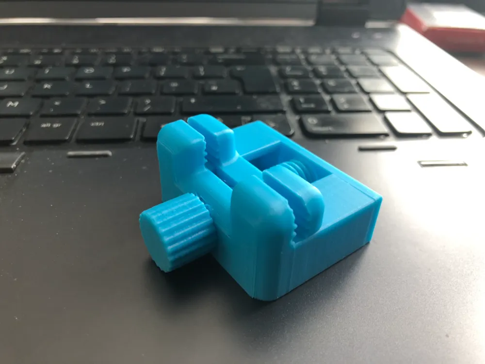 Mini Cable Joint Vise/Vice by kevr102 - MakerWorld